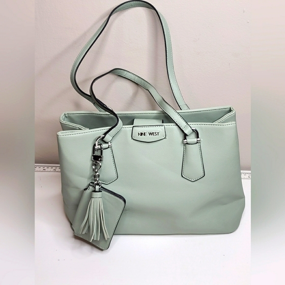 Nine West | Bags | Nine West Light Green Shoulder Bag Change Purse ...